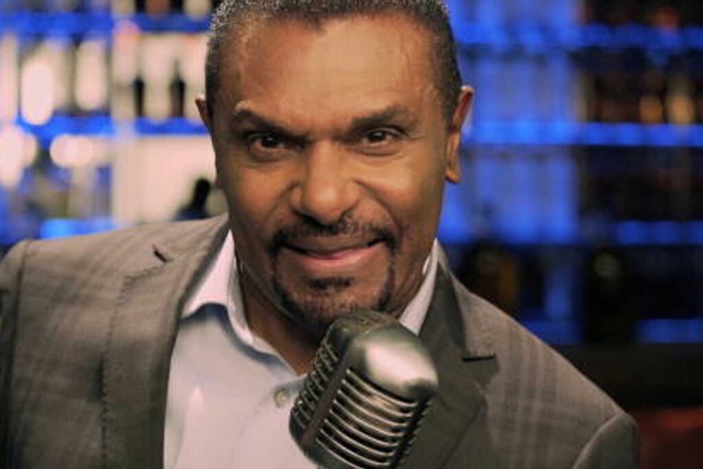 El Canario - Universal Attractions Agency